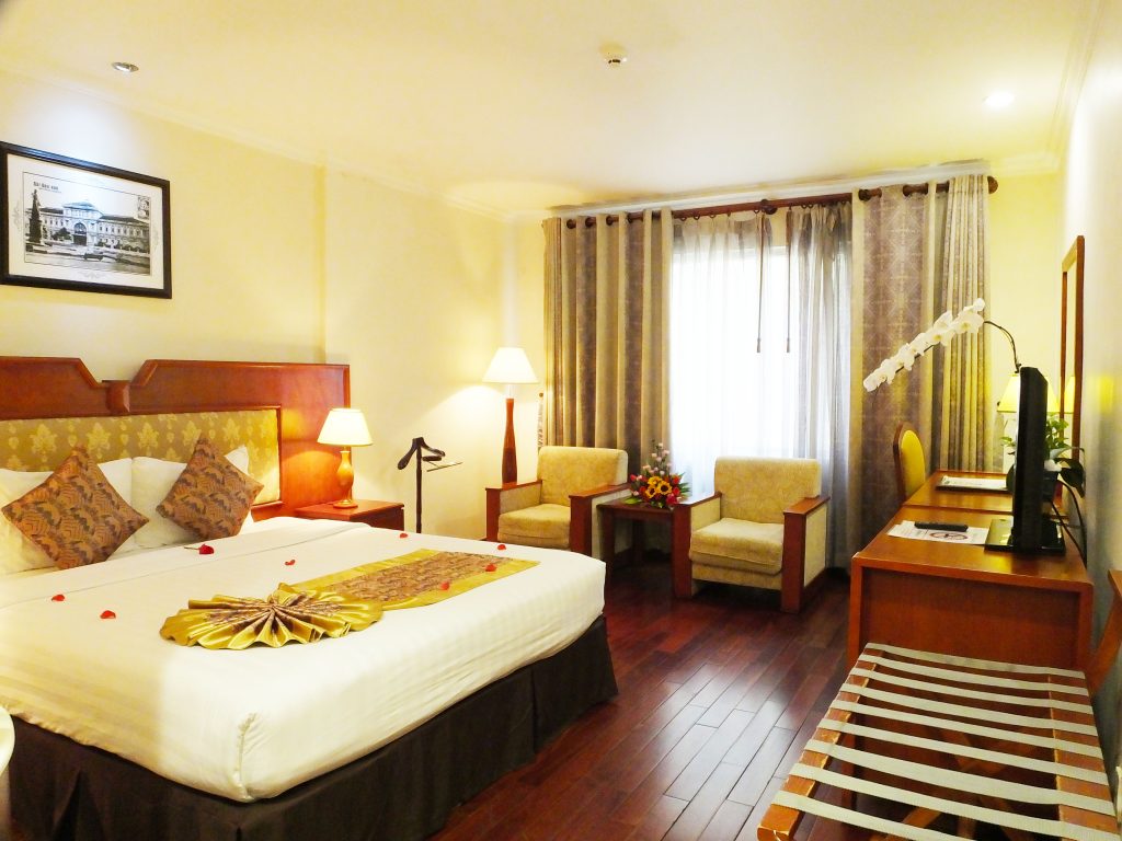 Executive Wing Deluxe - firsthotelsaigon.com